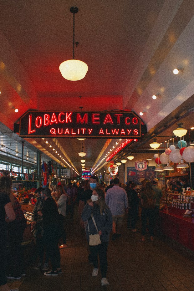 Pike Place Market: 5 Things to Know Before You Go – Wandering the Gap